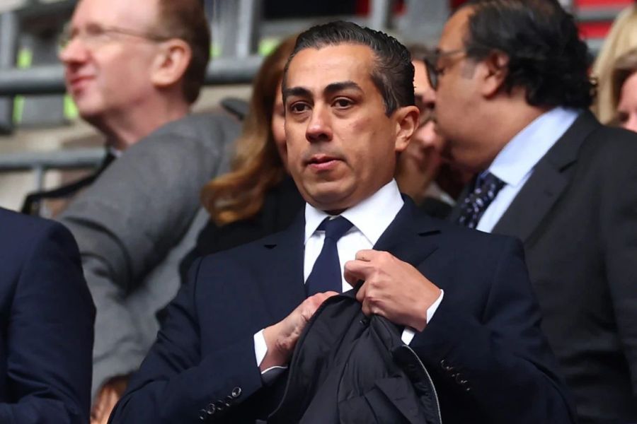 Jose Mourinho hits out at Chelsea for "crazy" spending